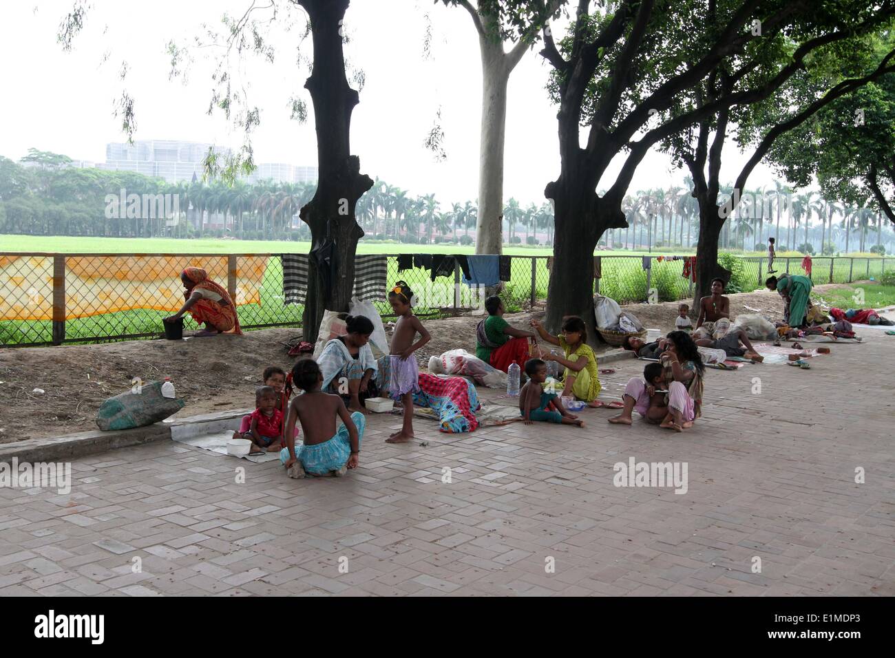 Urban poverty dhaka bangladesh hi-res stock photography and images - Alamy