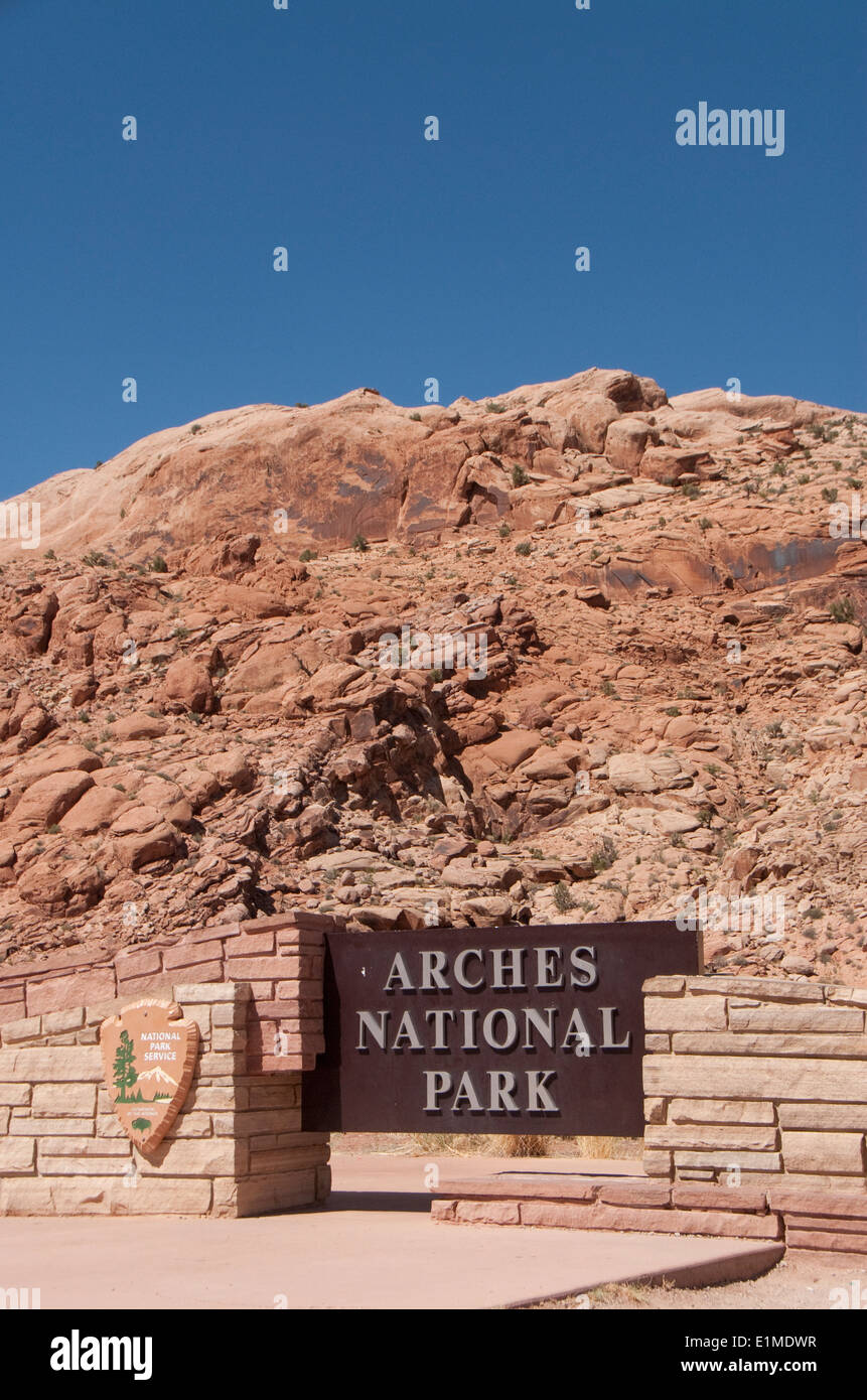 USA, Utah, Arches National Park, entrance sign Stock Photo - Alamy
