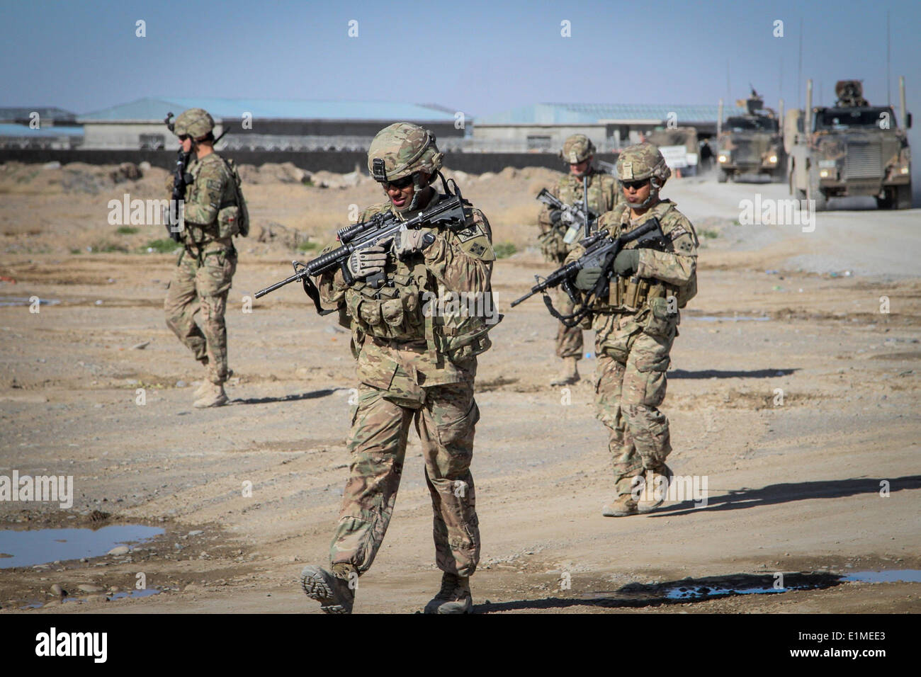U.S. Soldiers with Forward Support Company, 65th Engineer Battalion ...