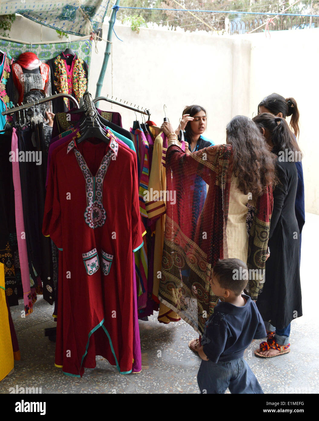 Women visit hi-res stock photography and images - Alamy