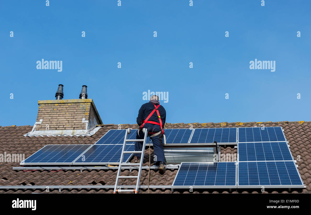 Construction solar panels hi-res stock photography and images - Alamy