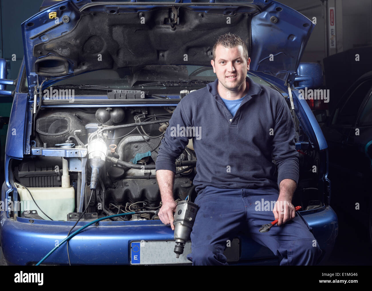 Work job mechanic hi-res stock photography and images - Alamy