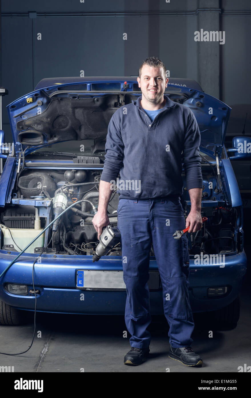 Mechanic van hi-res stock photography and images - Alamy