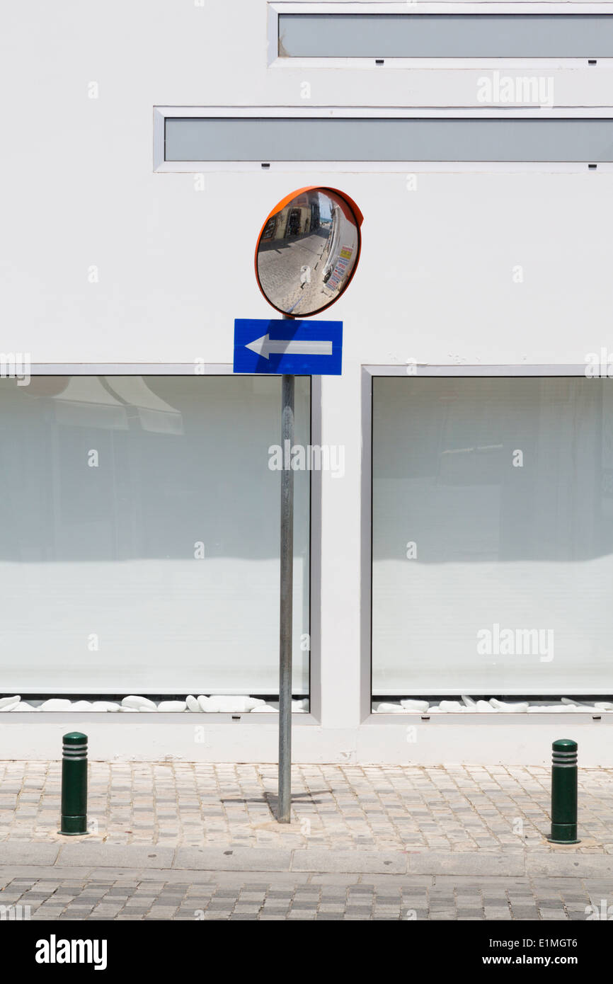 One way mirror hi-res stock photography and images - Alamy