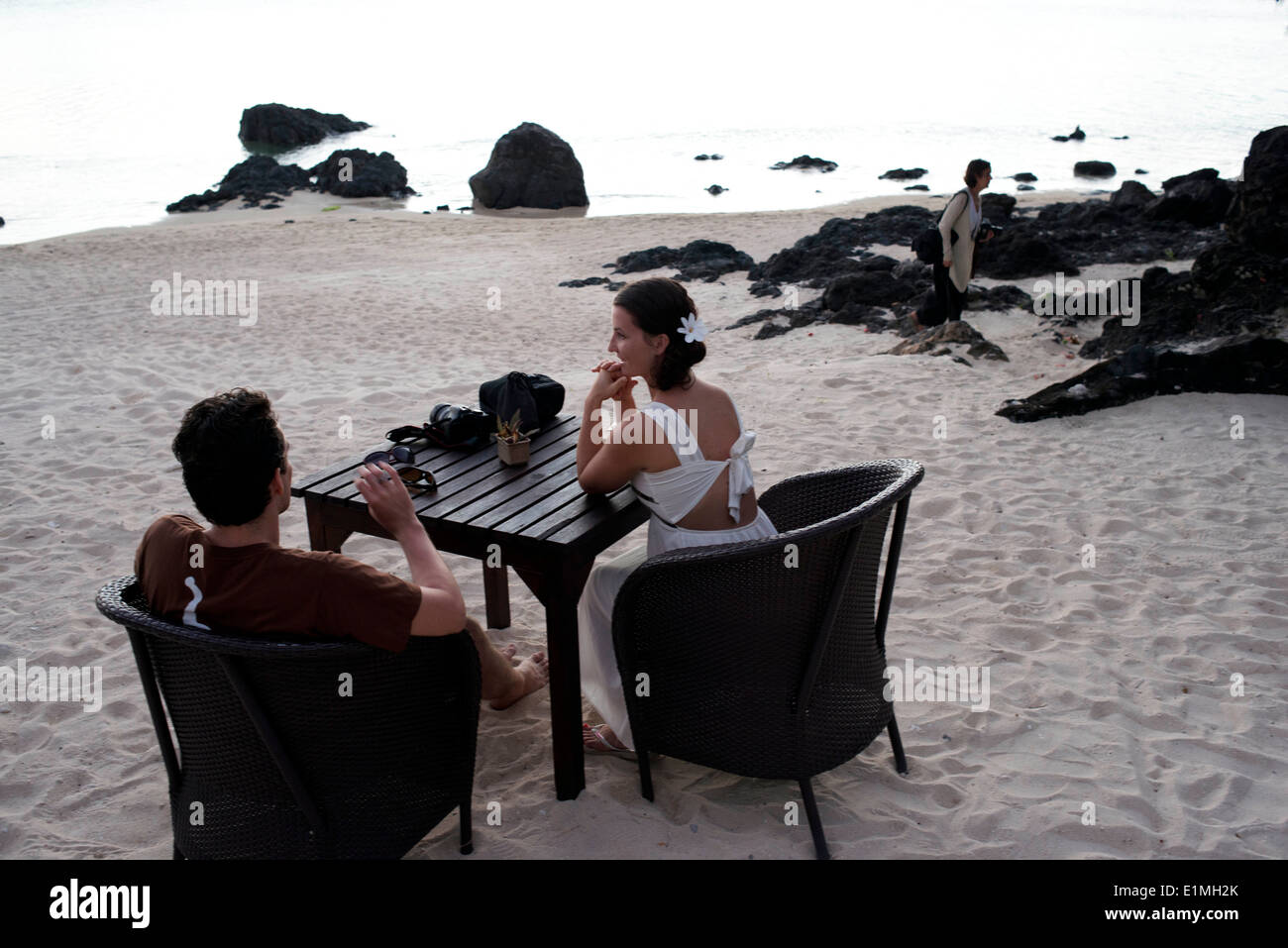 Aitutaki. Cook Island. Polynesia. South Pacific Ocean. A waitress ...