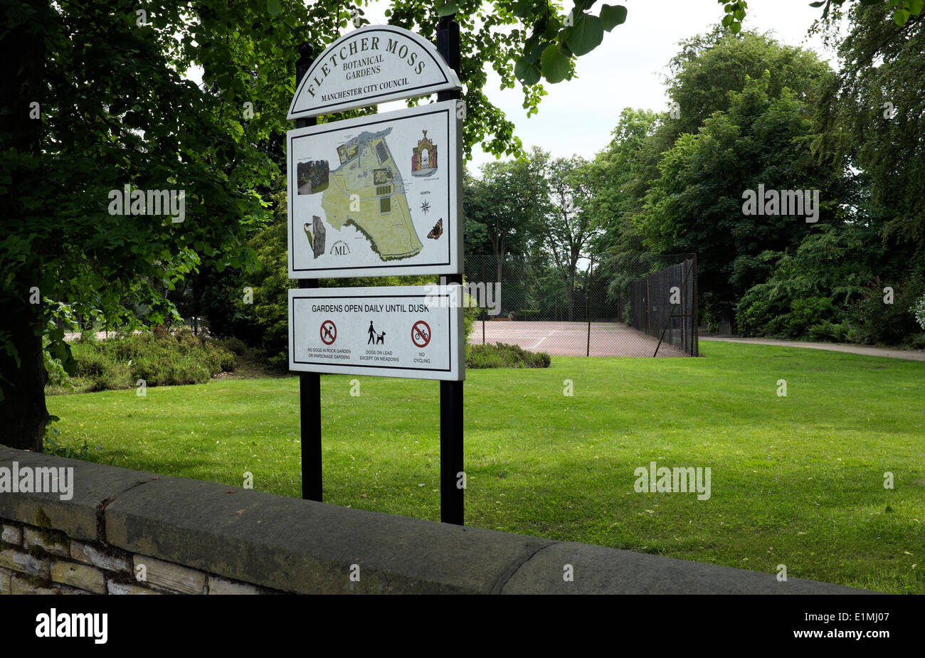 Park notice board hi-res stock photography and images - Alamy