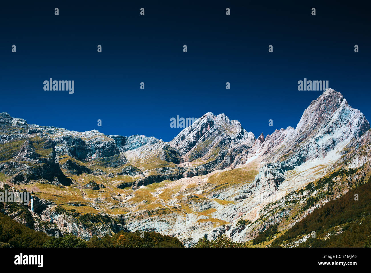 Sky blue pyrenees mountains hi-res stock photography and images - Alamy