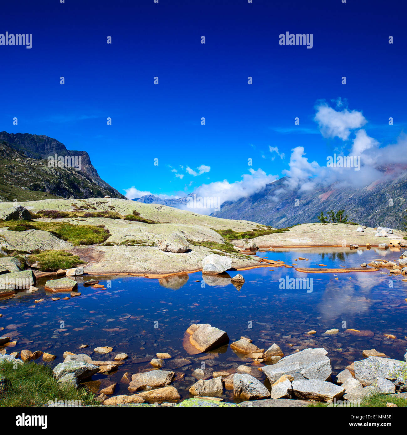 Pyrenees lake summer hi-res stock photography and images - Alamy