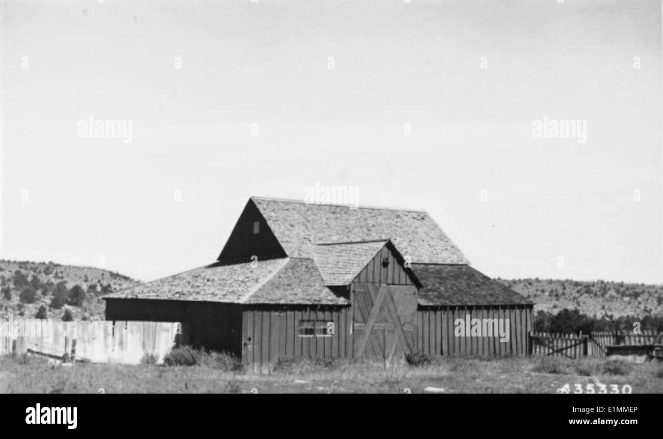 The black and white image of the Kaibab National Forest Ranger Station ...