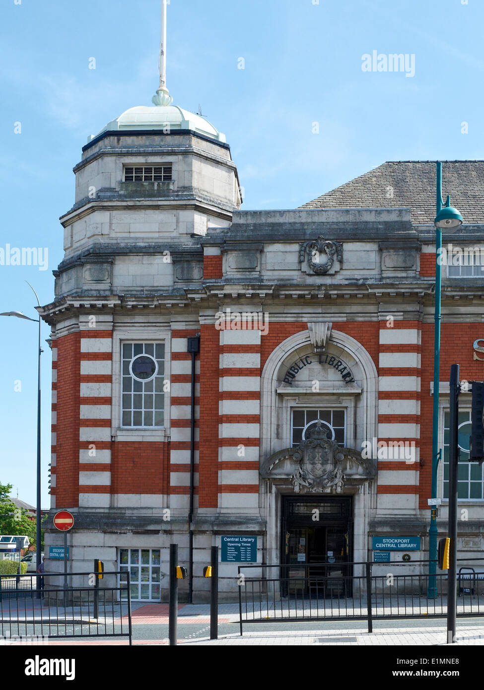 Stockport central library hi-res stock photography and images - Alamy