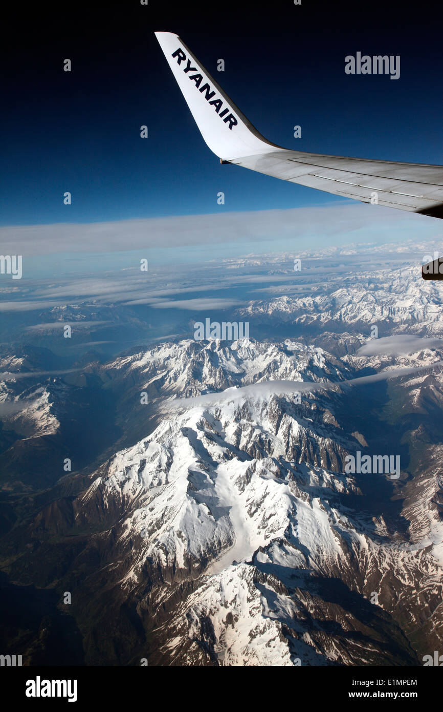 Flying in aircraft over europe hi-res stock photography and images - Alamy