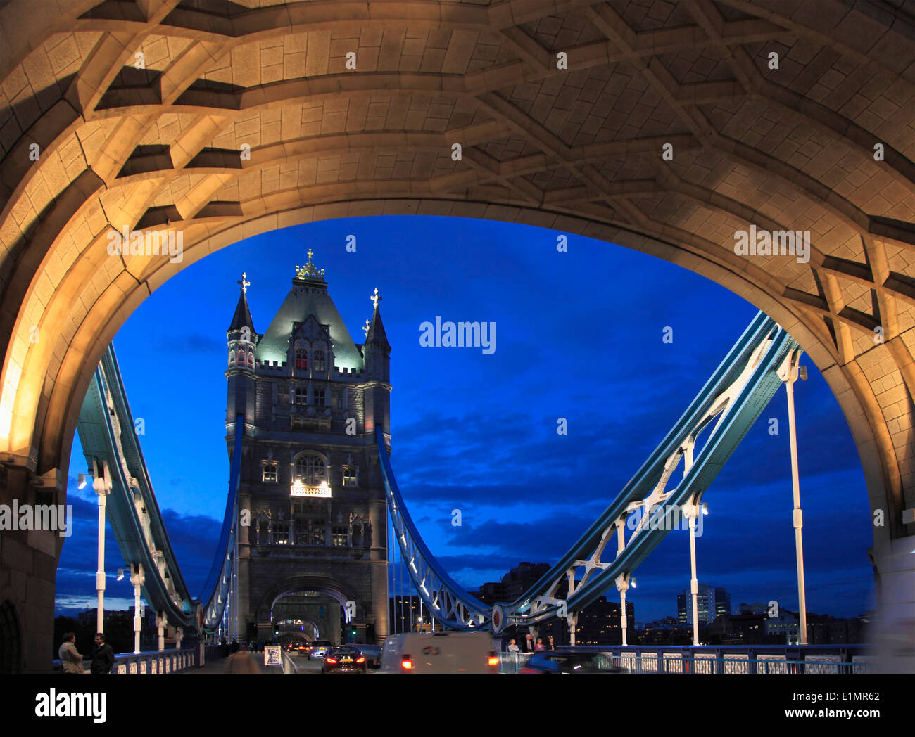 London bridge landmark monument uk hi-res stock photography and images ...