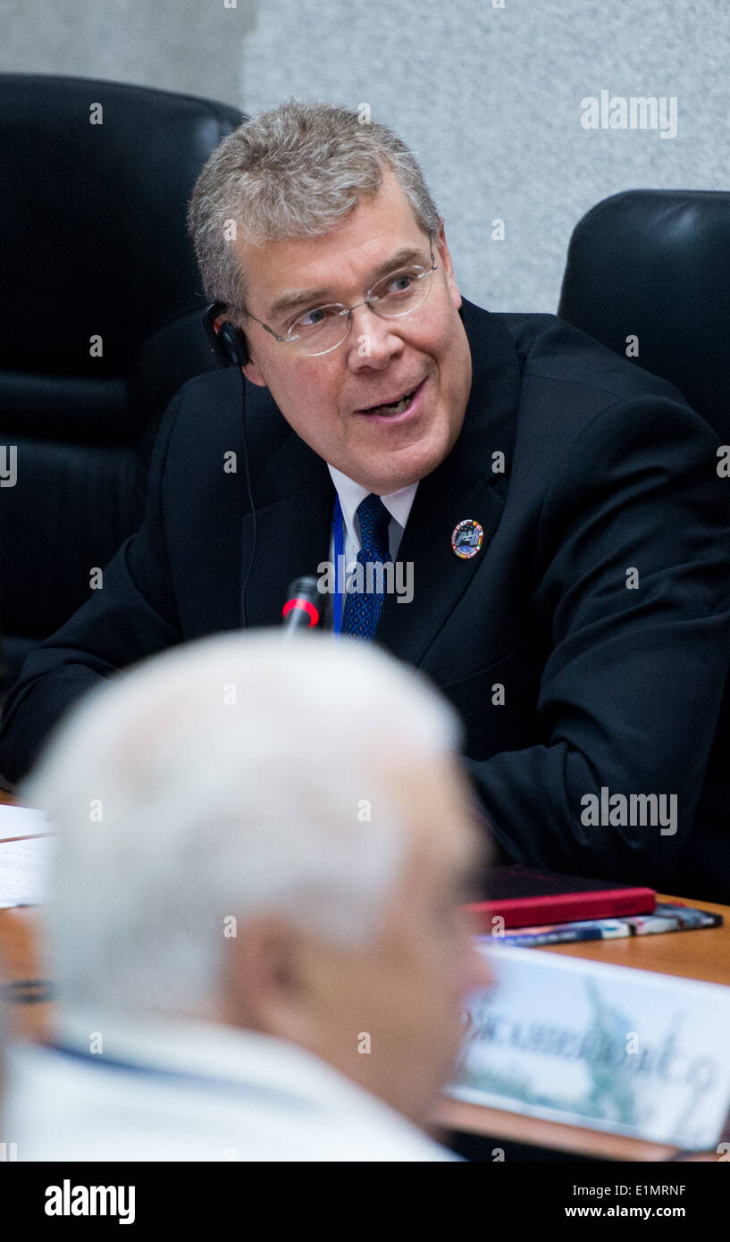 The State Commission for Expedition 40, which included astronauts from ...