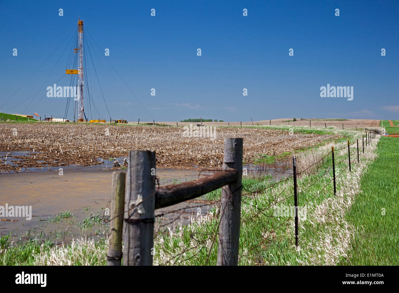 Belfield, North Dakota - Oil production in the Bakken shale formation ...
