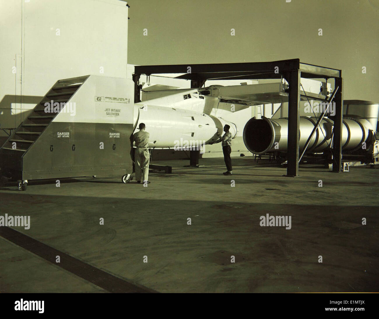 The Convair 880, equipped with the General Electric CJ-805-3 turbojet ...