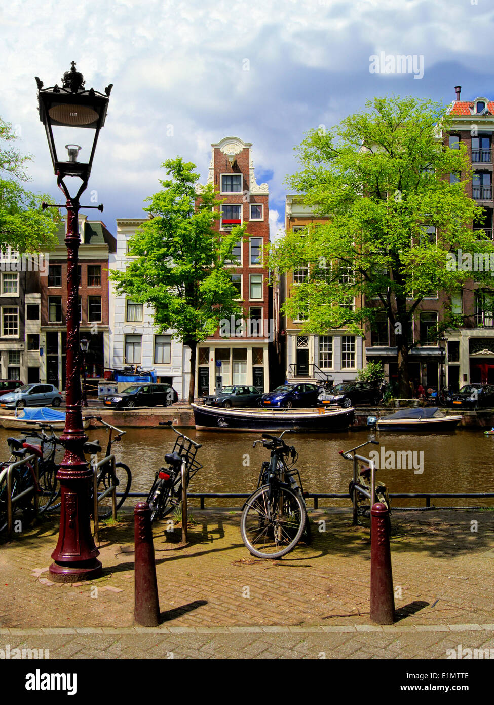 Classic Amsterdam canal scene Stock Photo - Alamy