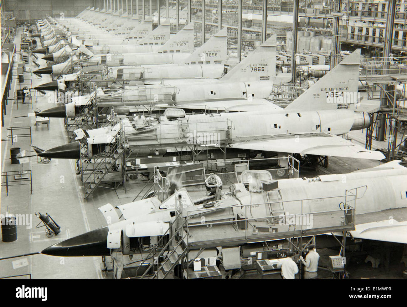 F 102 delta dagger hi-res stock photography and images - Alamy