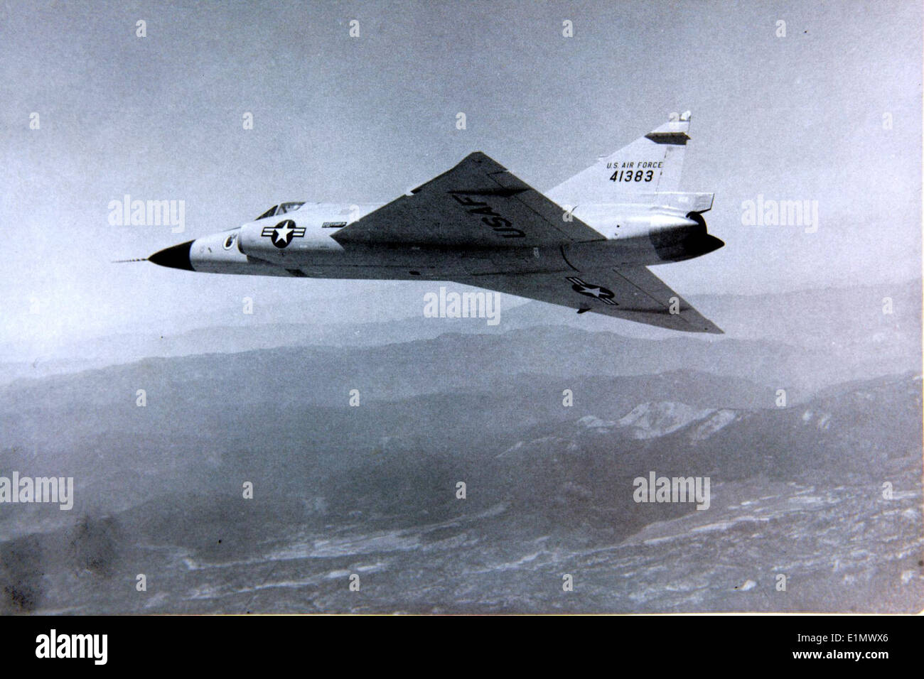 F 102 delta dagger hi-res stock photography and images - Alamy