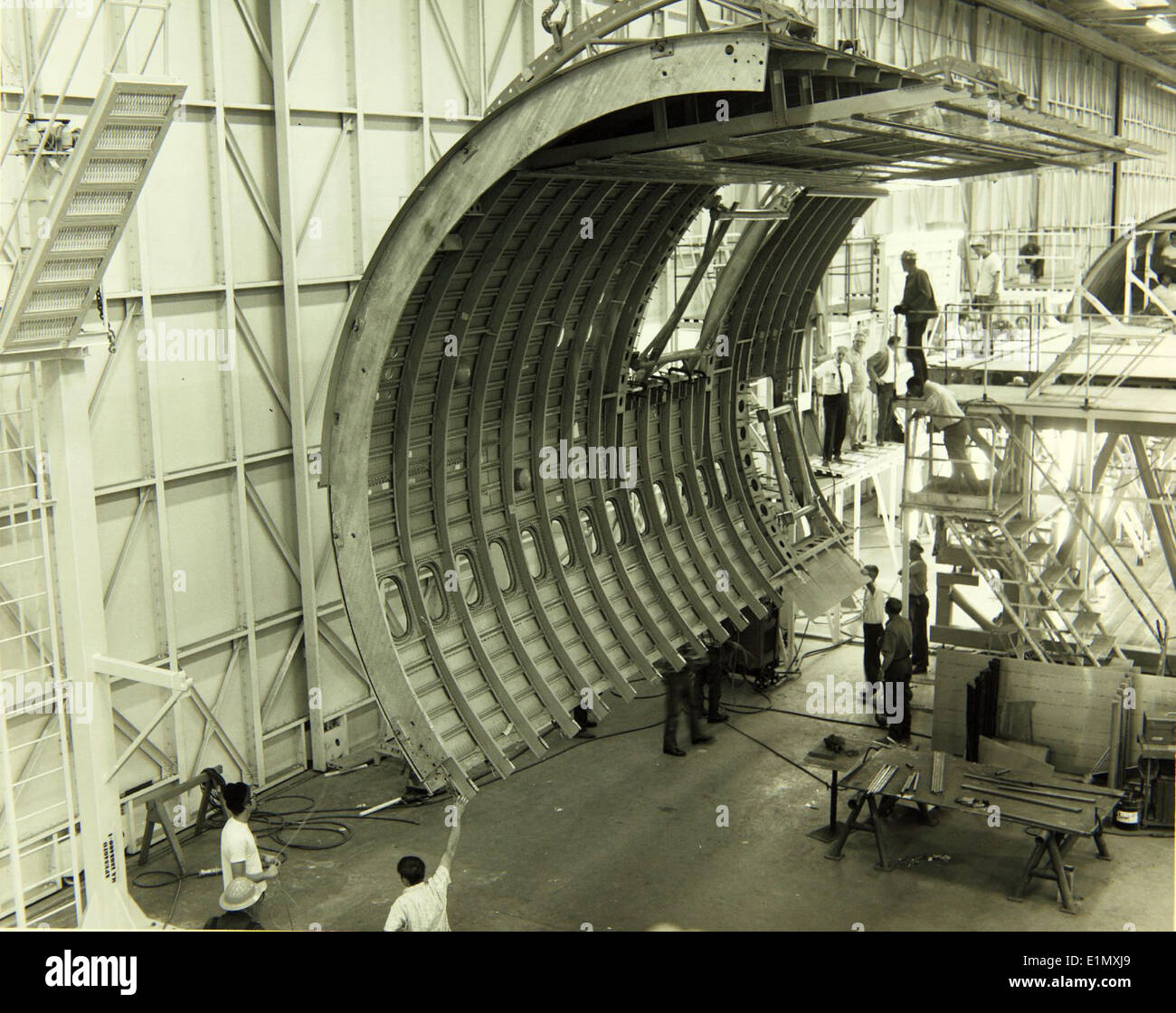 The McDonnell Douglas DC-10 is a wide-body airliner known for its ...