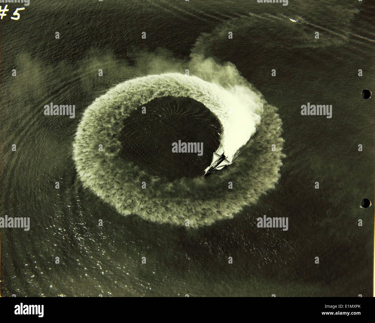 The Convair XF2Y Sea Dart was a unique amphibious jet aircraft ...