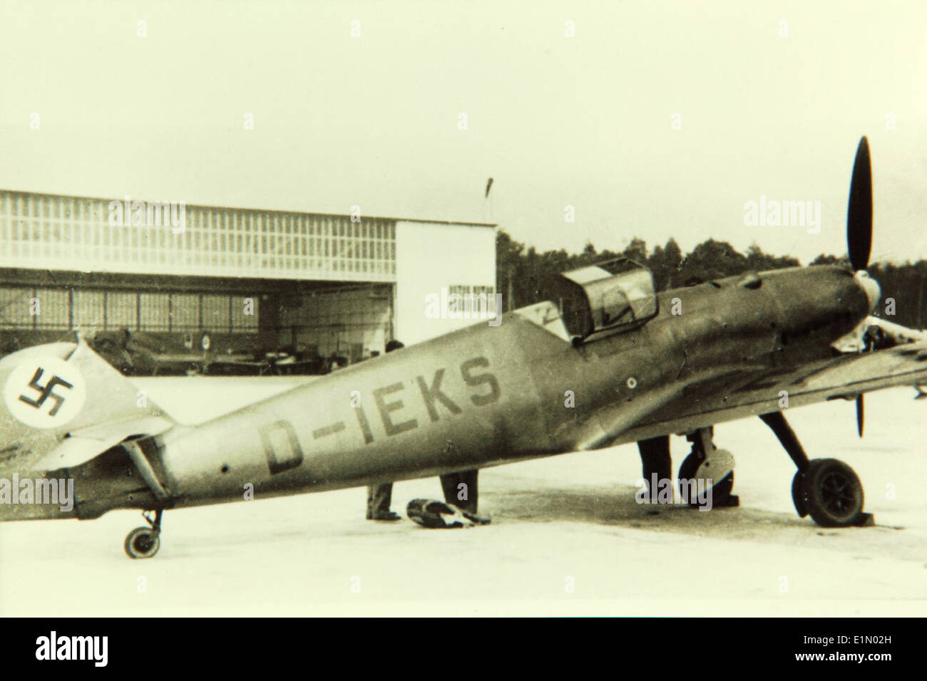 Messerschmitt 109 german luftwaffe fighter hi-res stock photography and ...