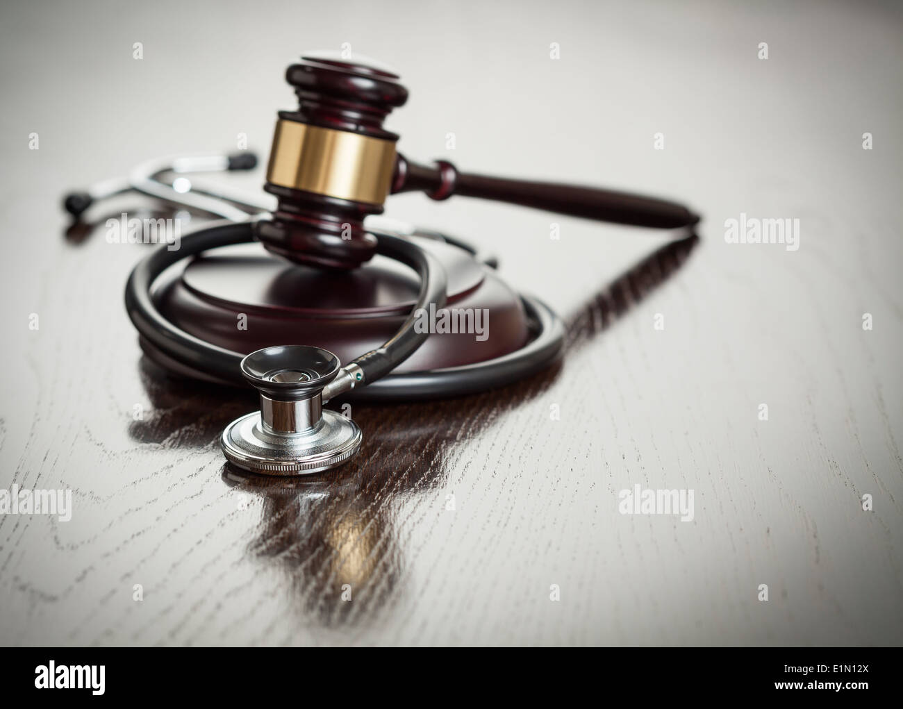 Gavel and stethoscope hi-res stock photography and images - Alamy