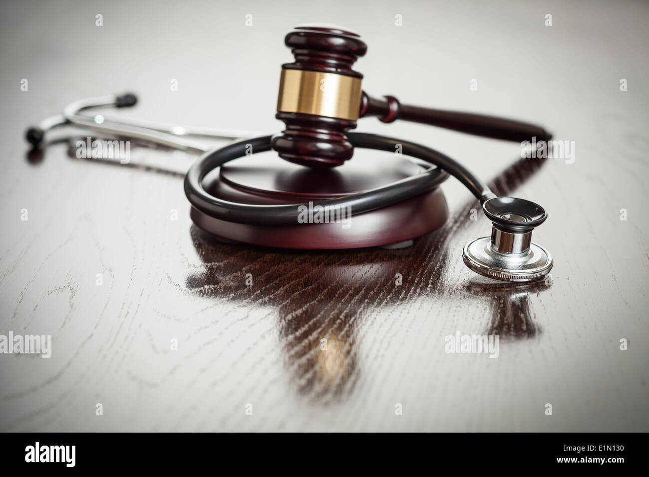 Gavel and stethoscope hi-res stock photography and images - Alamy