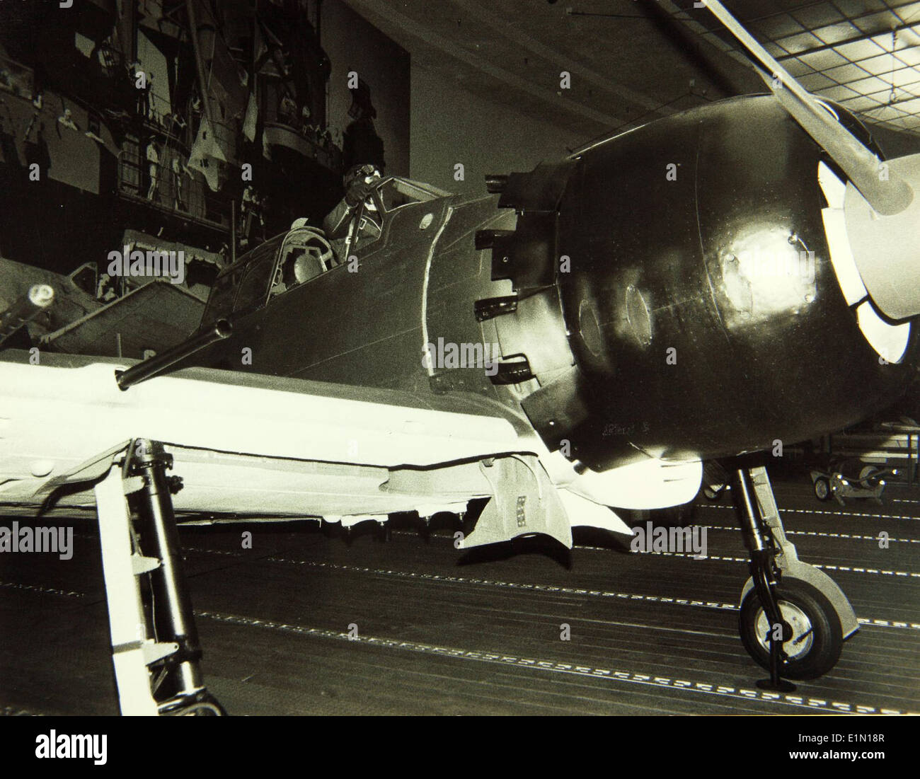 The Mitsubishi A6M Zero was a Japanese fighter aircraft used during ...