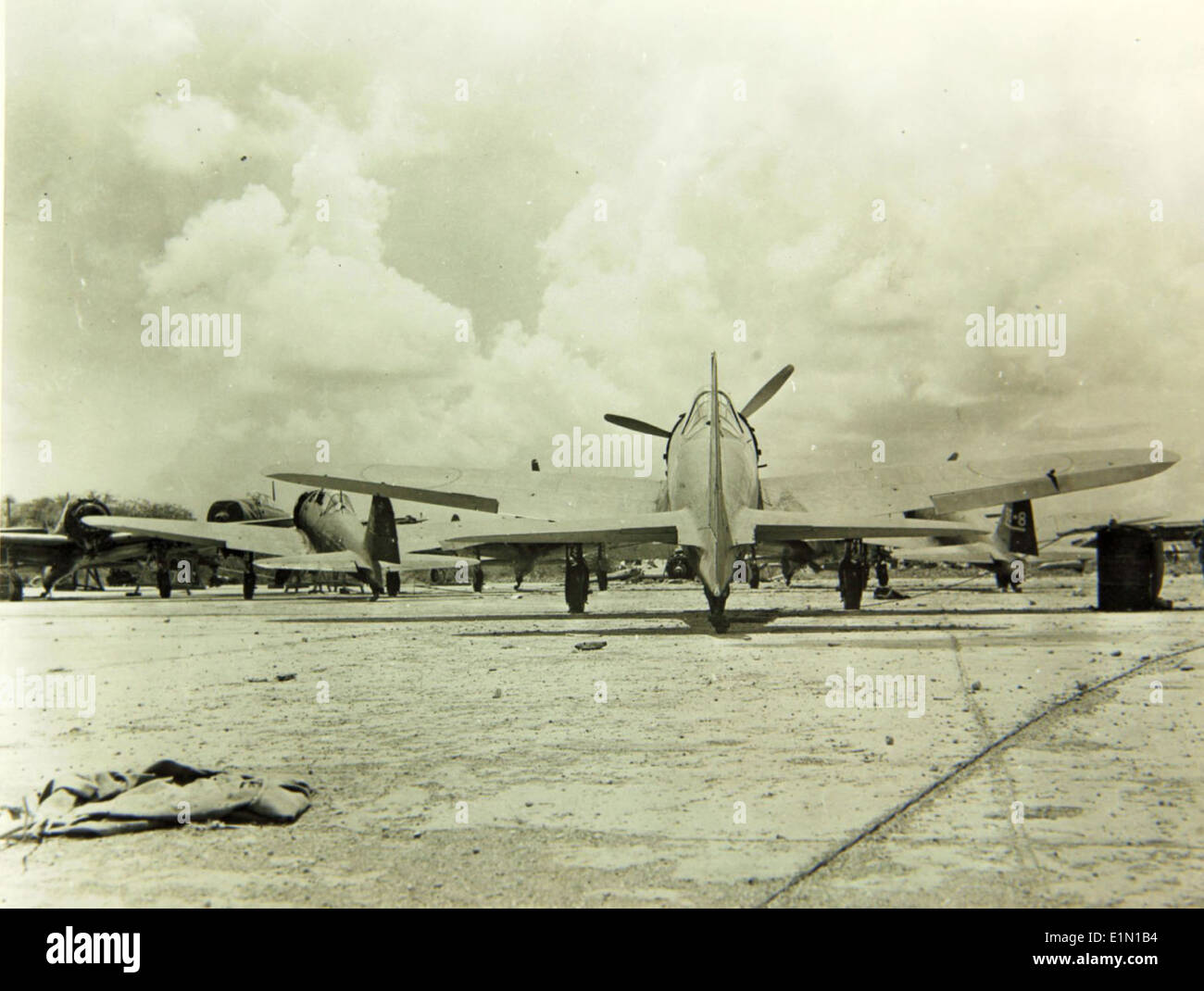 The Mitsubishi A6M Zero was a Japanese fighter aircraft used during ...