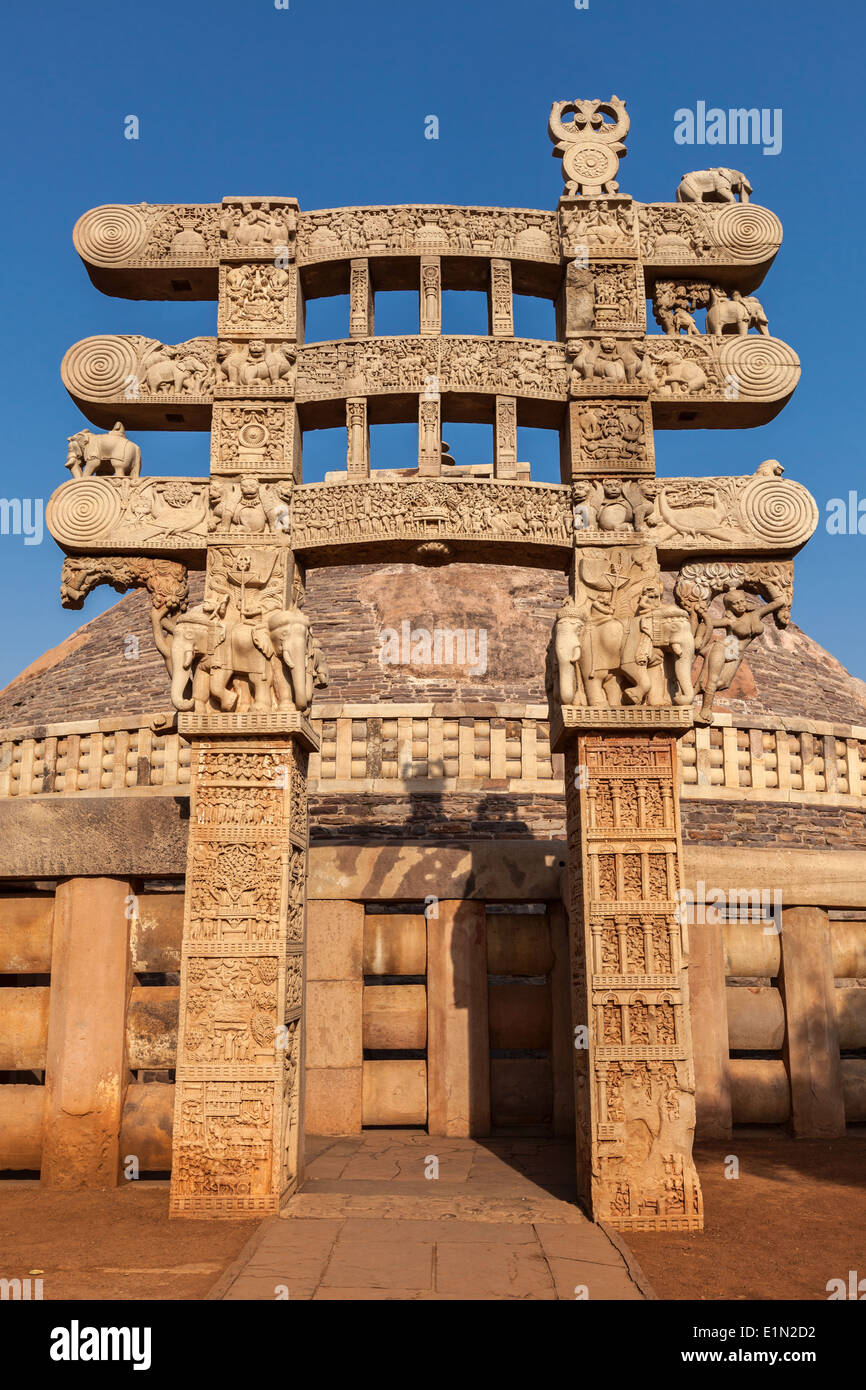 Sanchi gate hi-res stock photography and images - Alamy