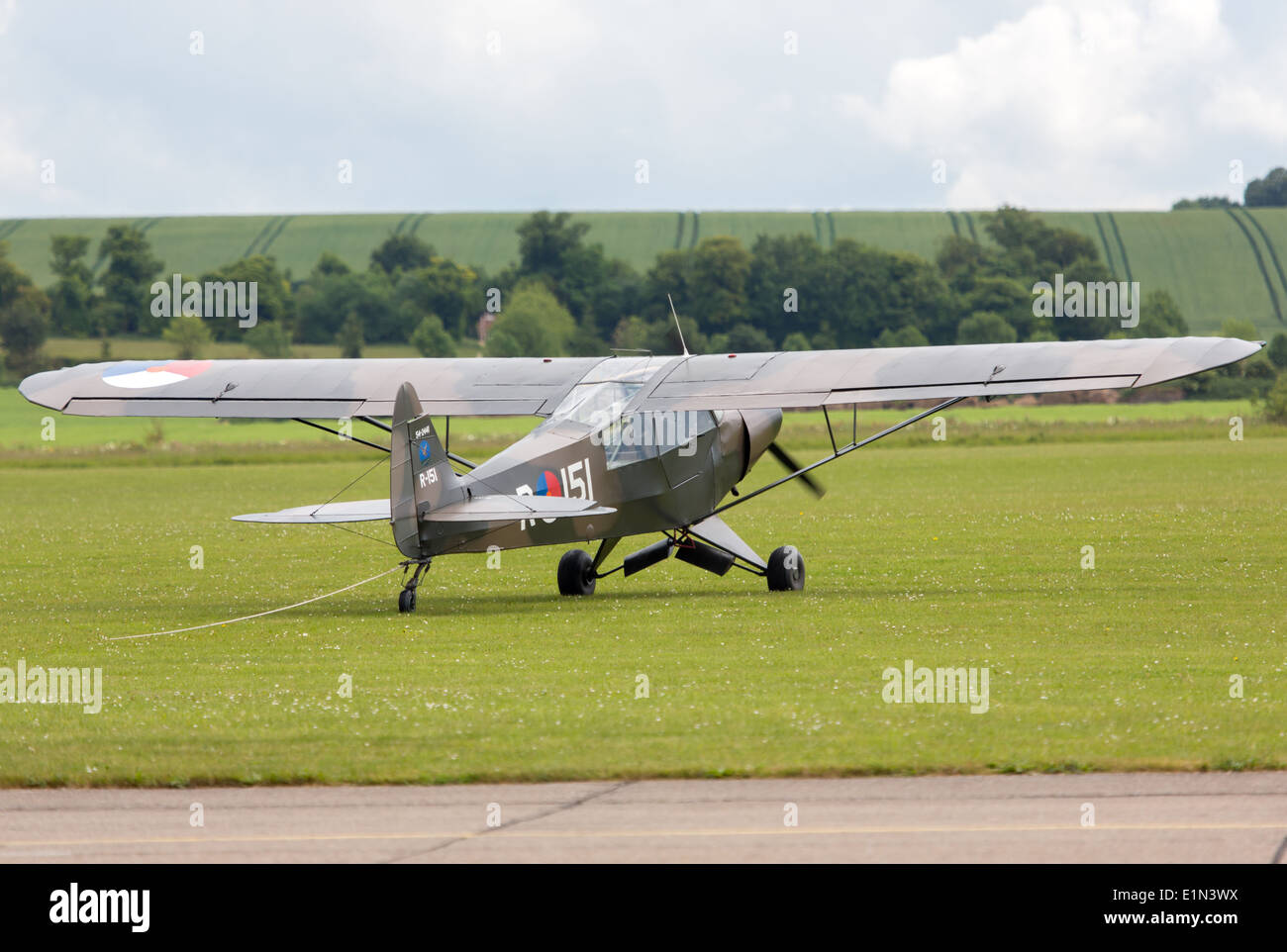Piper super cub hi-res stock photography and images - Alamy