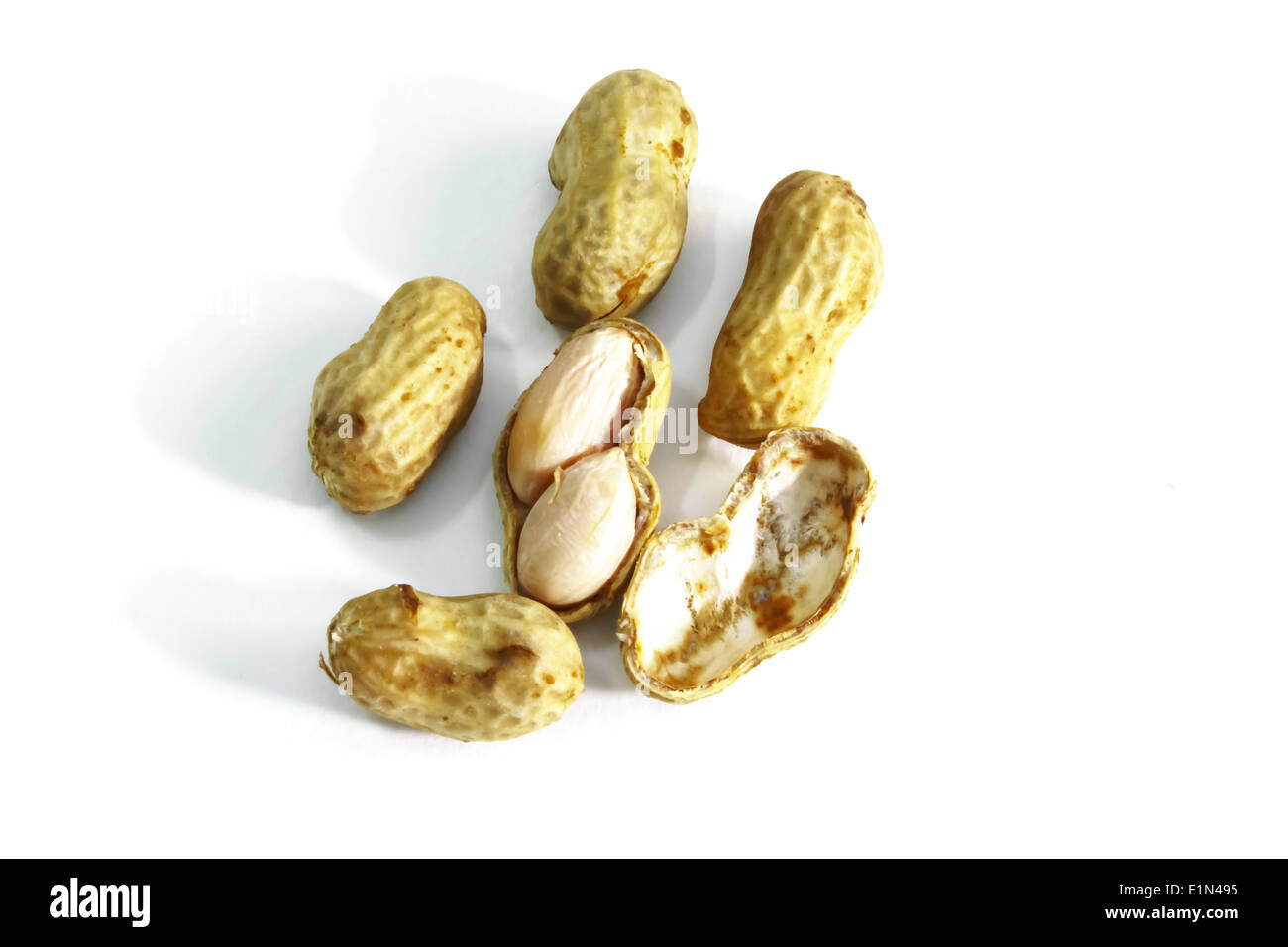 Half peanuts hi-res stock photography and images - Alamy