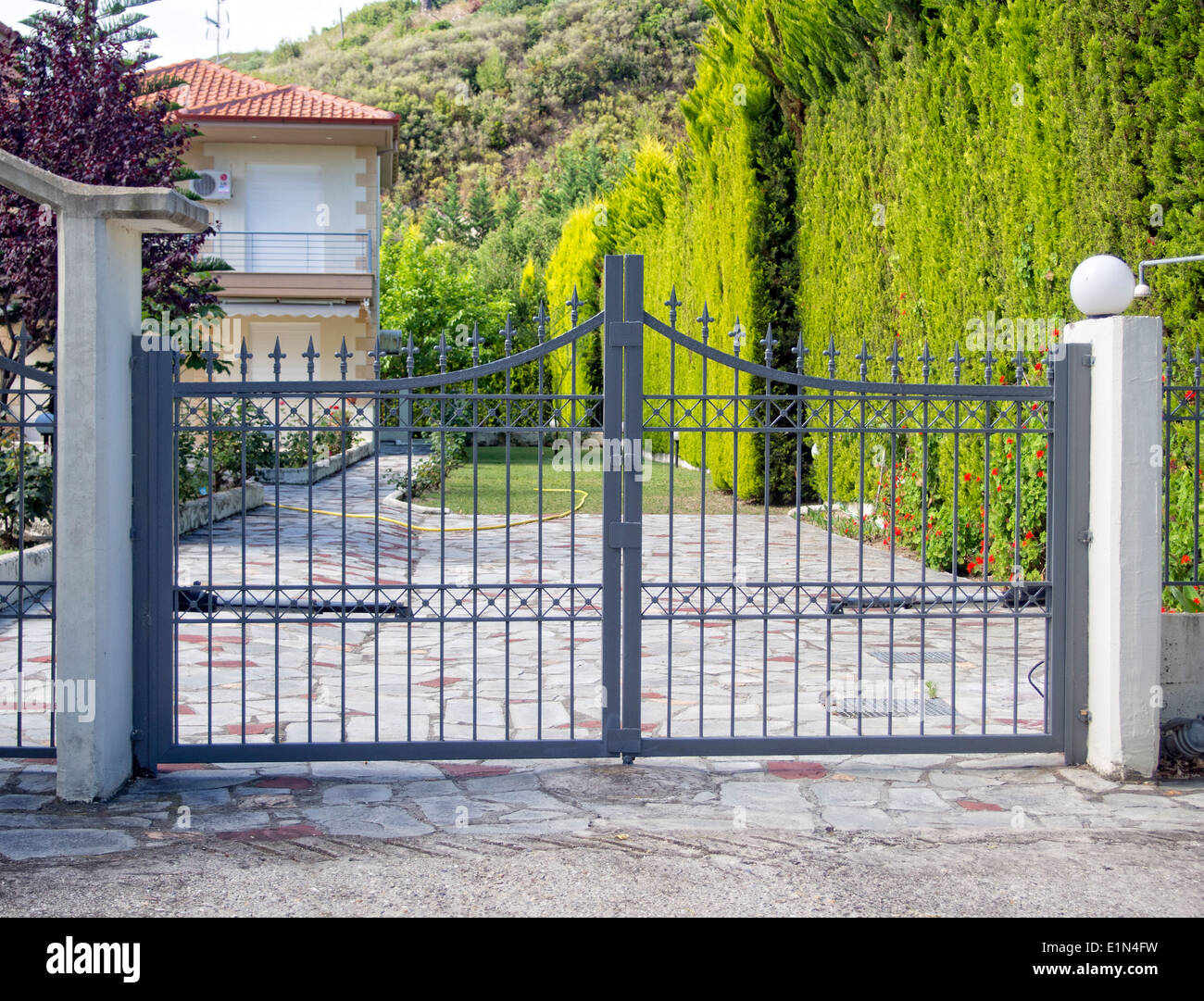 Security guard protection gate hi-res stock photography and images - Alamy