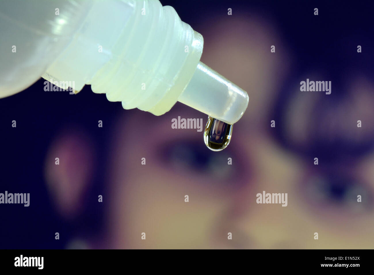 Eye drop bottle hi-res stock photography and images - Alamy