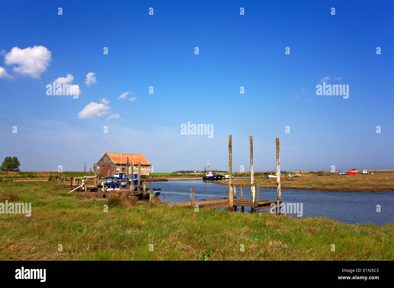 Thornham coal barn hi-res stock photography and images - Alamy