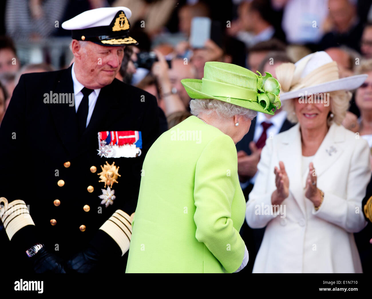 Normandy, France. 06th June, 2014. Norwegian King Harald (L-R), Queen ...