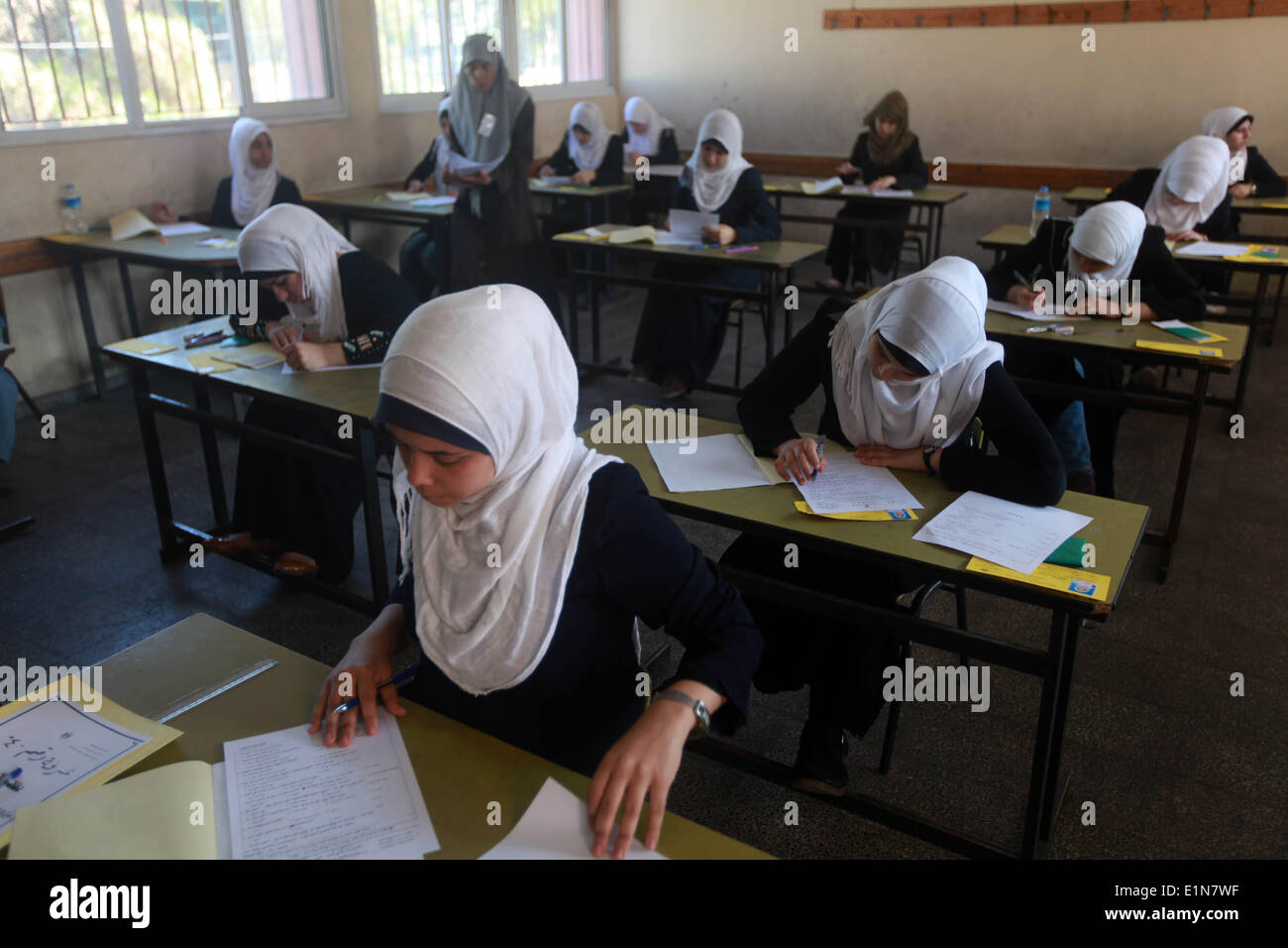 Gaza, Palestinian Territories. 7th June, 2014. Palestinian female ...