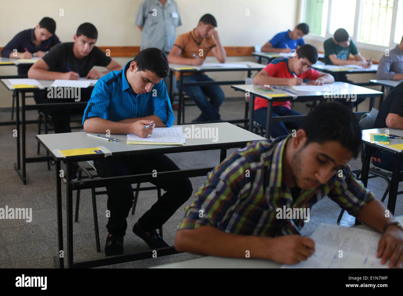 Gaza, Palestinian Territories. 7th June, 2014. Palestinian female ...