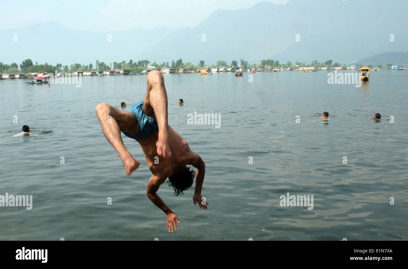 Kashmir boys lake hi-res stock photography and images - Alamy