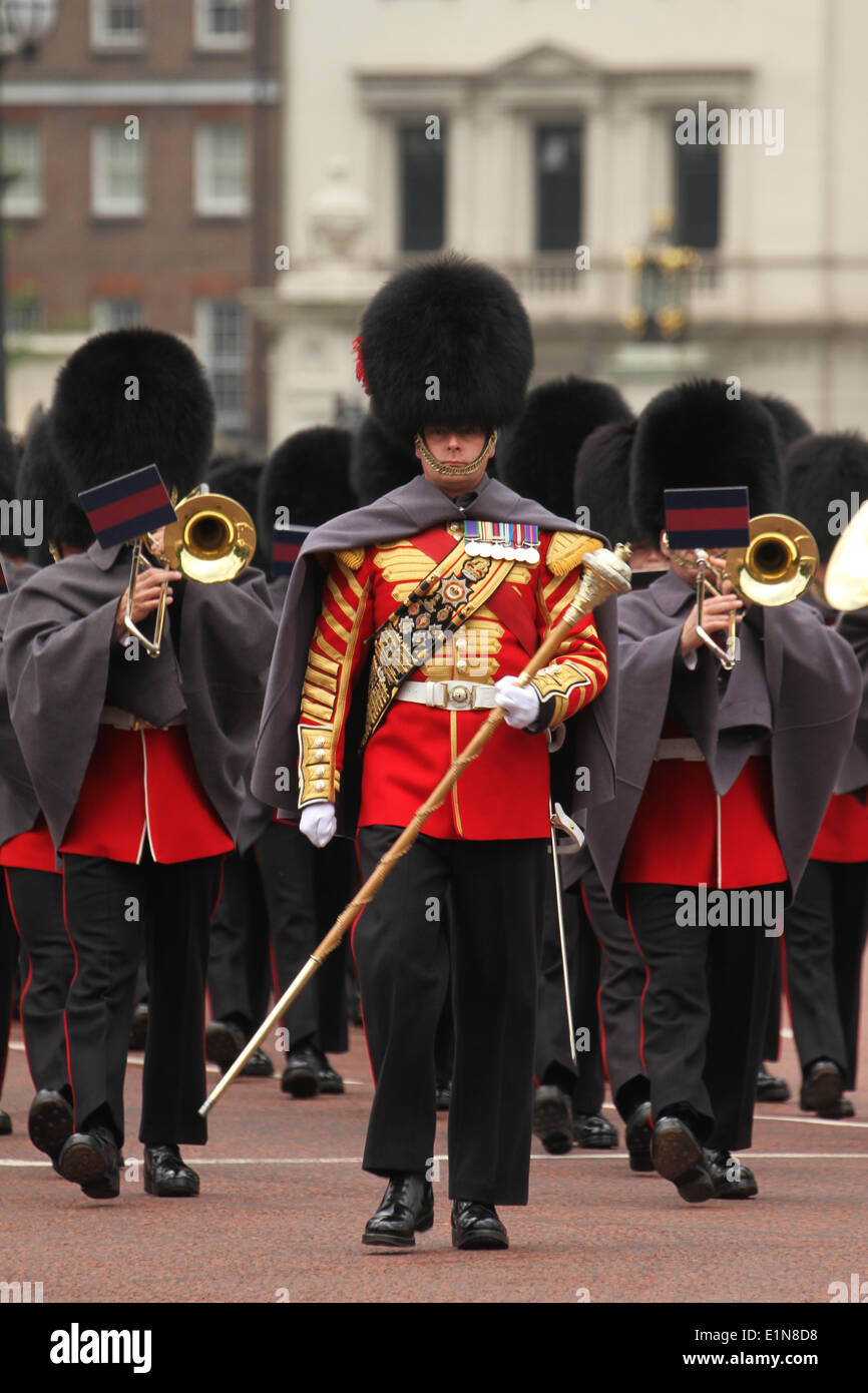 London, UK. 6 June May 2014. Hundreds of soldiers in full dress uniform ...