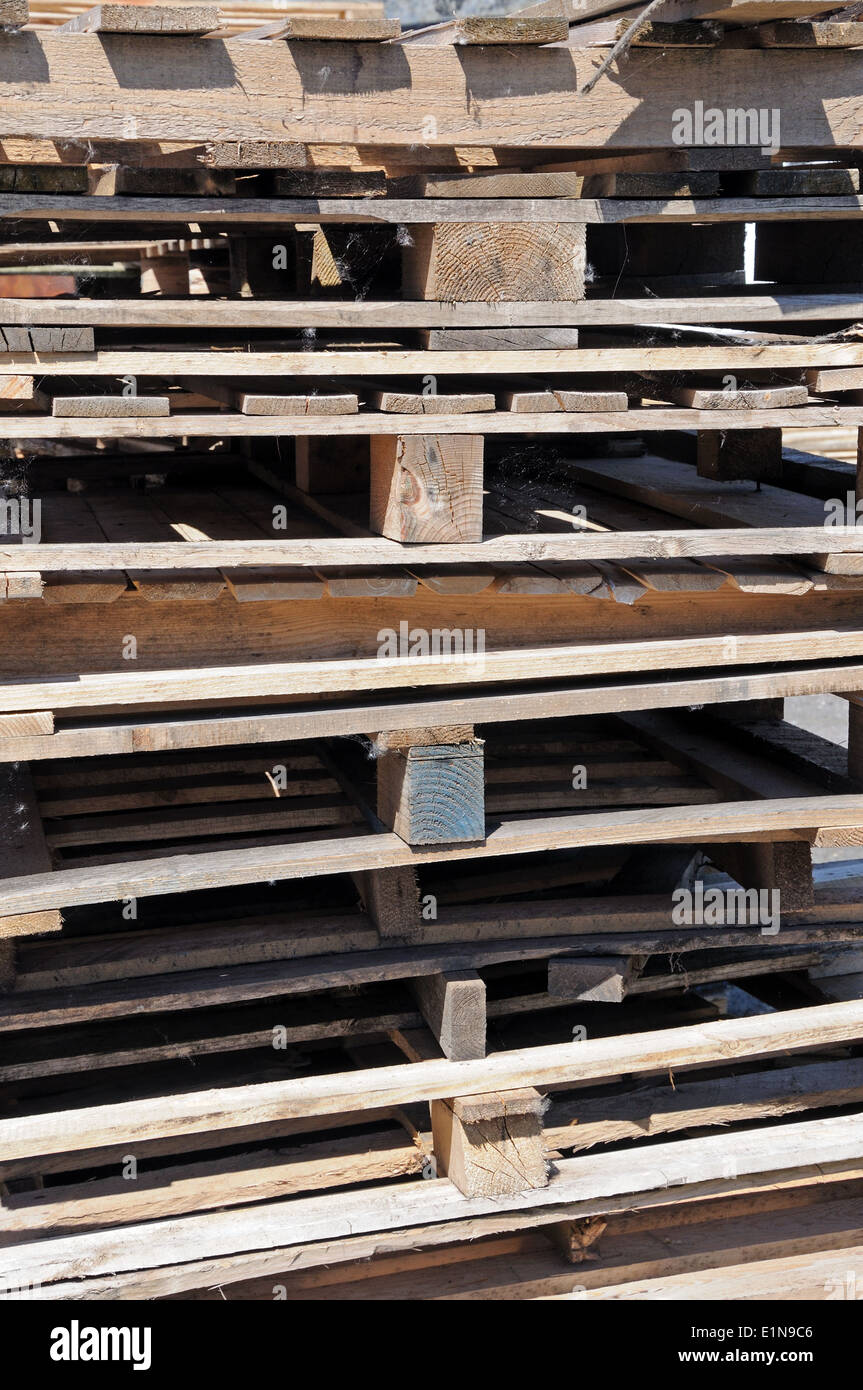 Pallet stack stacked wooden hi-res stock photography and images - Alamy