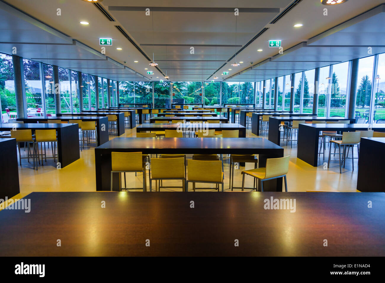 Cafeteria food line hi-res stock photography and images - Alamy