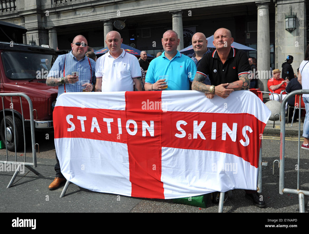 Skins skinhead skinheads hi-res stock photography and images - Alamy
