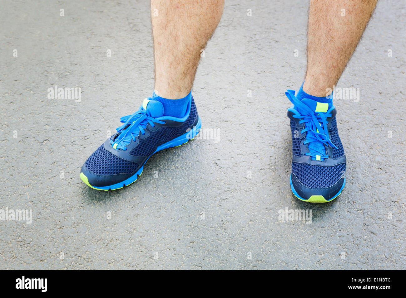 Male athlete standing people hi-res stock photography and images - Alamy