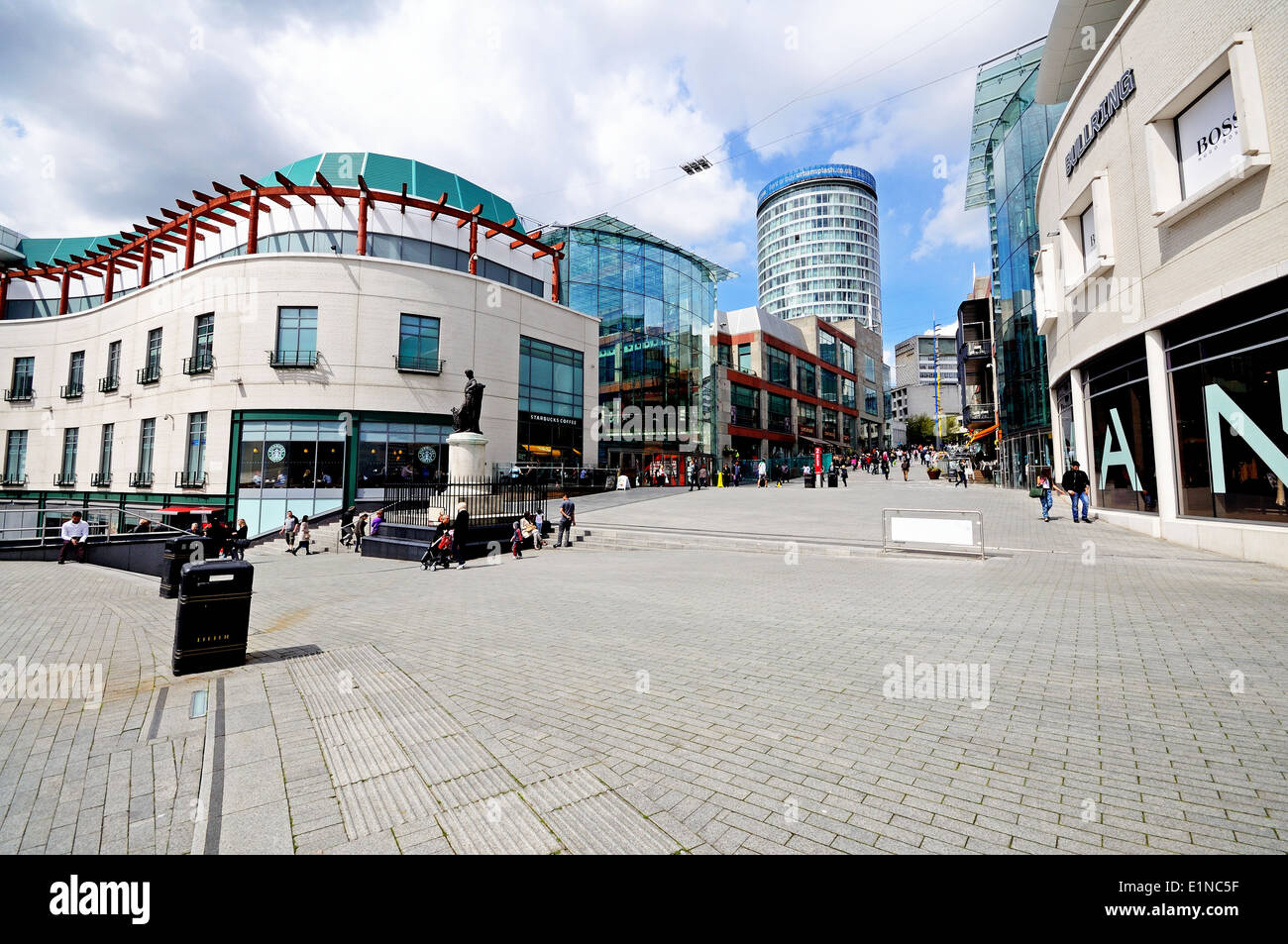Bullring shops with the Rotunda to the rear, Birmingham, West Midlands ...