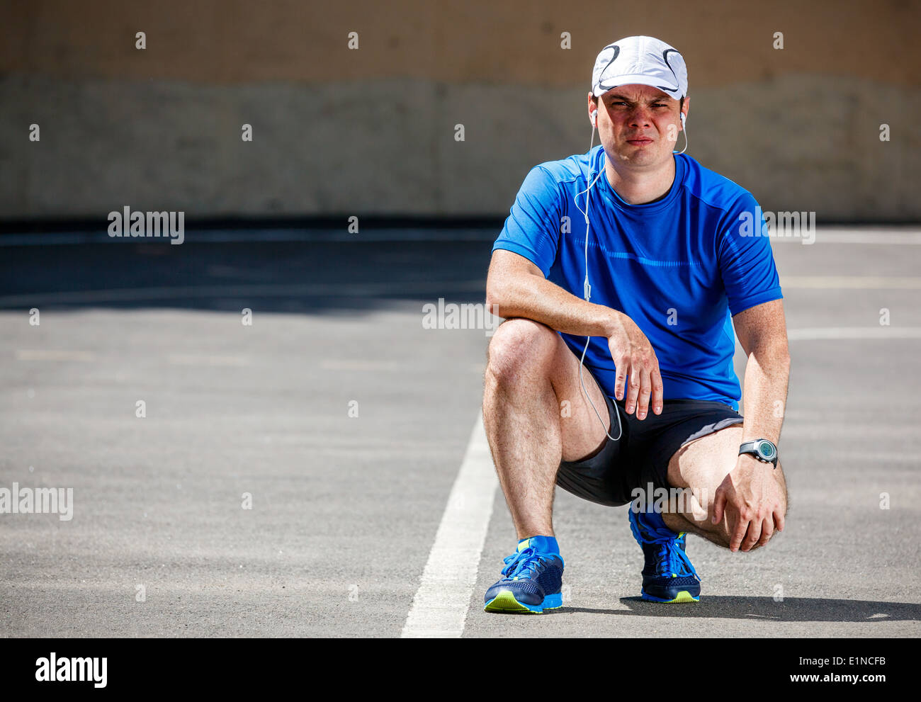 Runner marathon start hi-res stock photography and images - Alamy