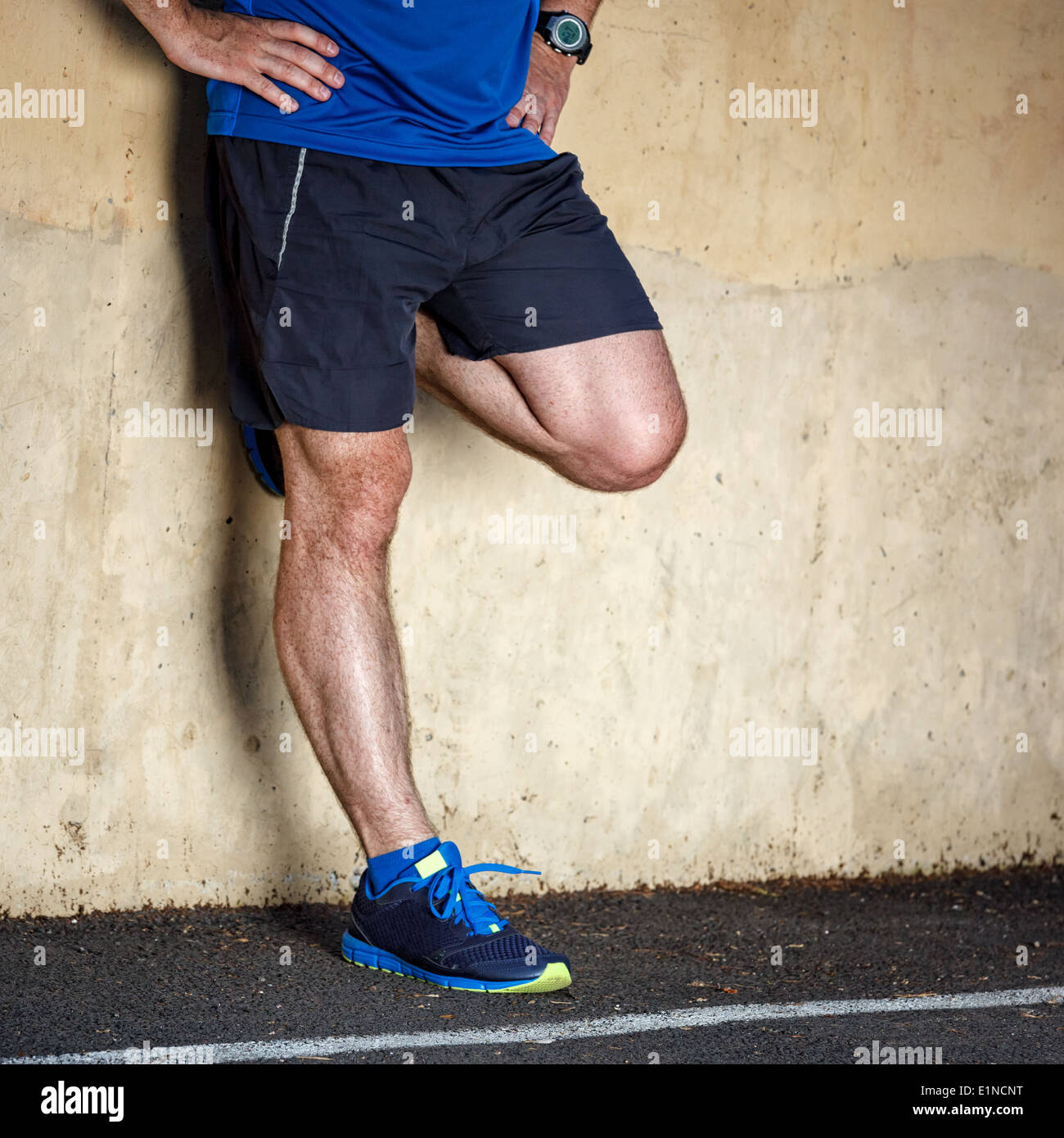 Fitness wall leaning man hi-res stock photography and images - Alamy