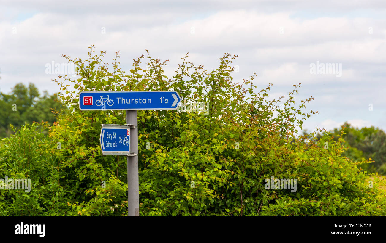 Pedestrian and cyclist sign hi-res stock photography and images - Alamy