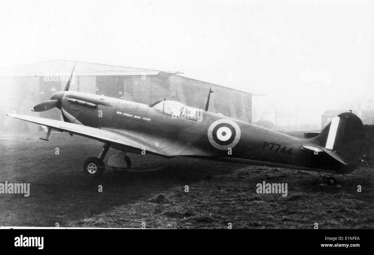 Spitfire iia hi-res stock photography and images - Alamy