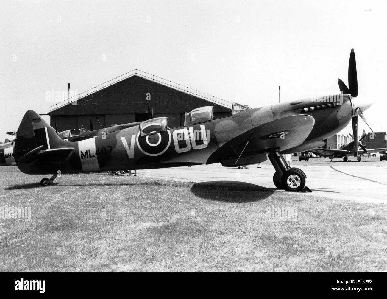 Supermarine spitfire mk ix Black and White Stock Photos & Images - Alamy